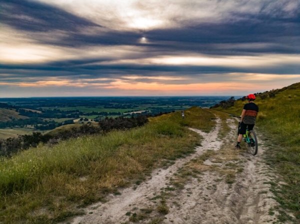 Bike Photography: Ideas and Tips for Cycling with Your Camera Gear ...